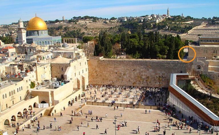 Buraq wall (Western/Wailing wall) - IslamicLandmarks.com