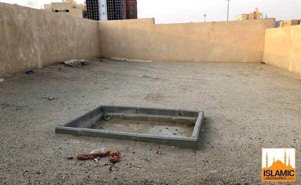 Grave of Maymoonah (رضي الله عنها) - IslamicLandmarks.com