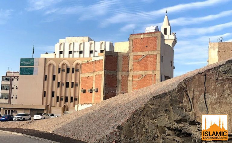 Masjid Juhaina - IslamicLandmarks.com