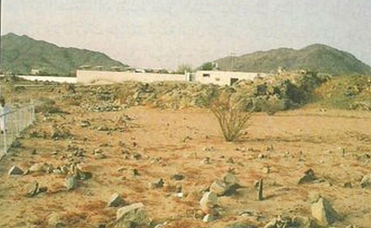 Burial place of the Martyrs of the Battle of Badr - IslamicLandmarks.com