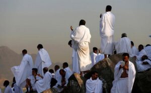 Jabal Arafat (Mount Arafat) - IslamicLandmarks.com