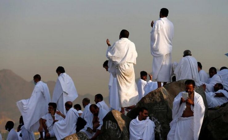 Jabal Arafat (Mount Arafat) - IslamicLandmarks.com