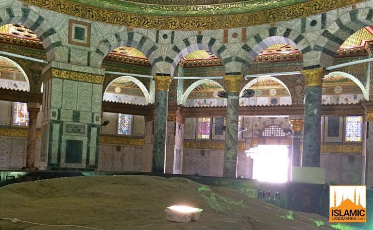 Interior of The Dome of the Rock - IslamicLandmarks.com