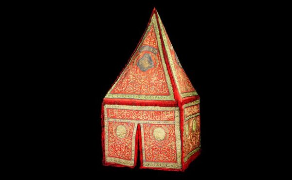 Kiswah (The cover of the Ka'bah) - IslamicLandmarks.com