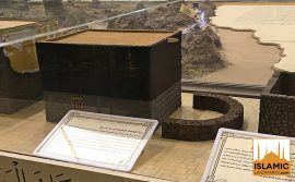Inside the Ka'bah - IslamicLandmarks.com