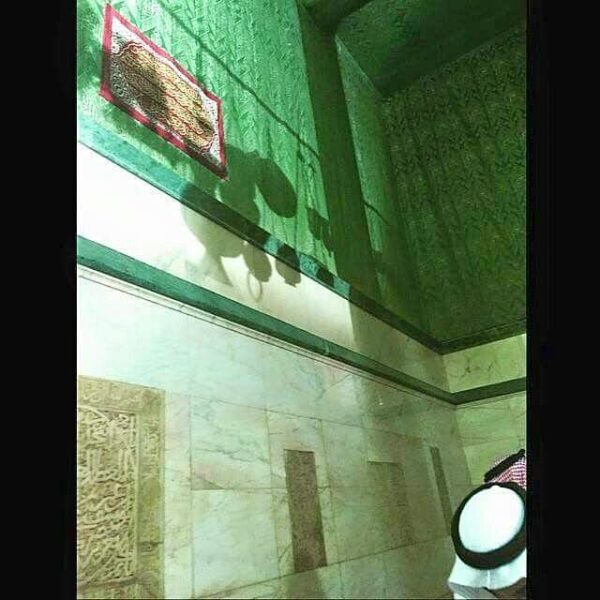 Inside the Ka'bah - IslamicLandmarks.com