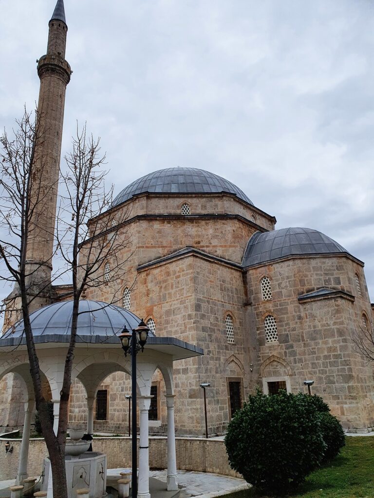 10 Beautiful and Ancient Mosques in Syria | Islamic Landmarks